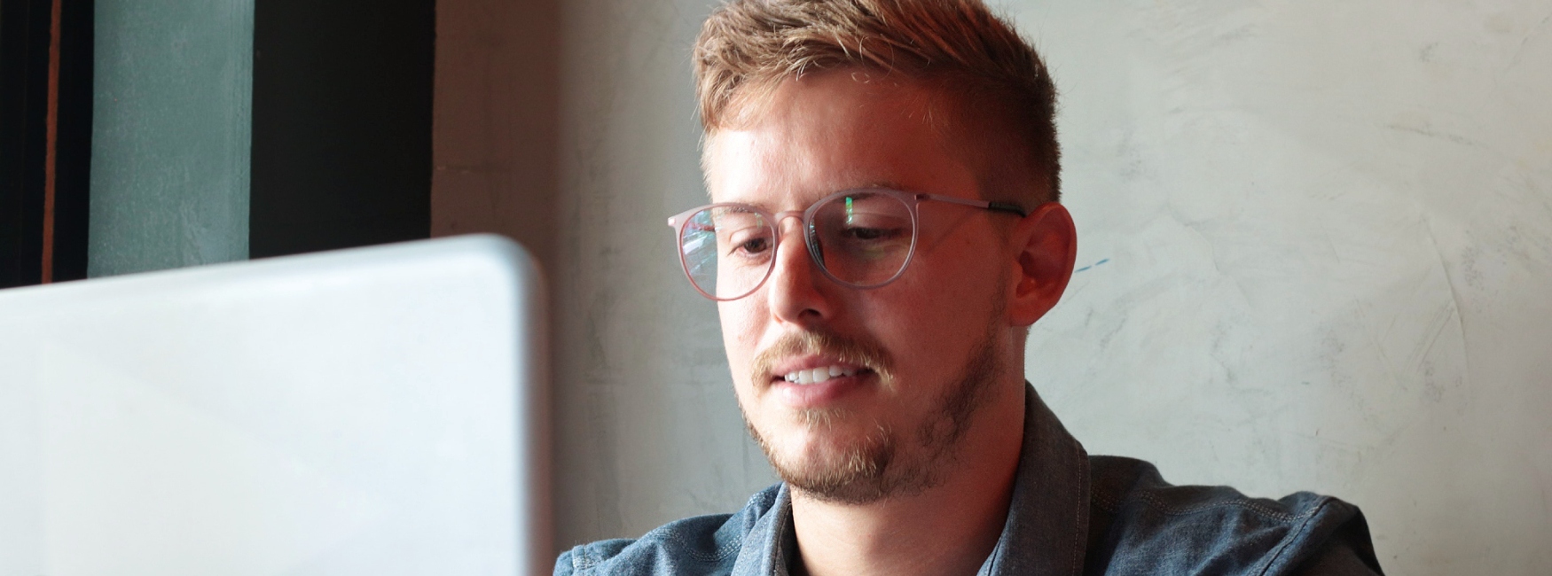 The fee-free university of YouTube - Global Connection